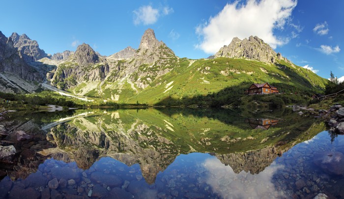 Fotobehang Green Lake in de Tatra-gebergte, Slowakije • Pixers® - We ...